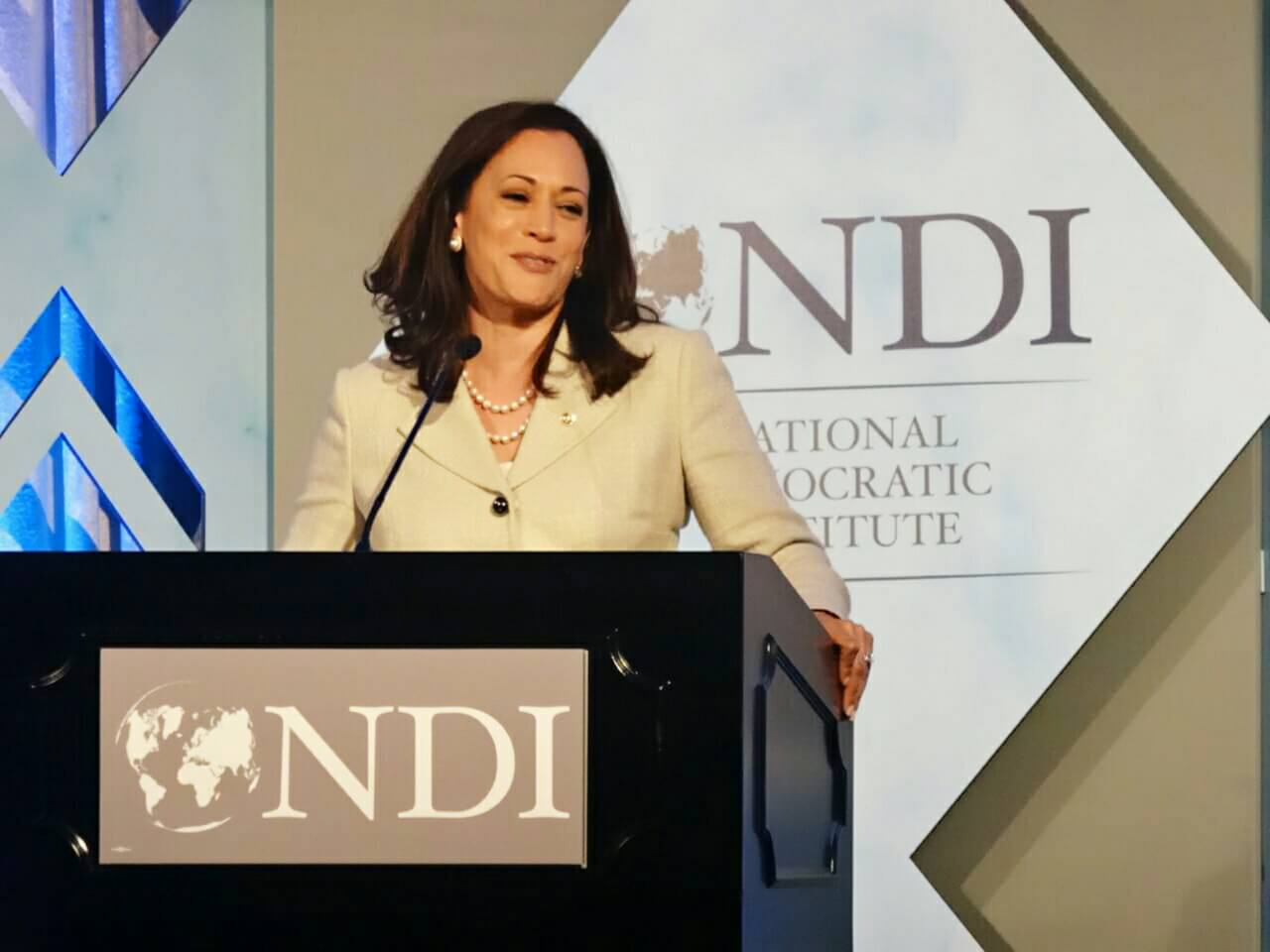 First-ever Indian-American senator Kamala Devi Harris announces 2020 ...